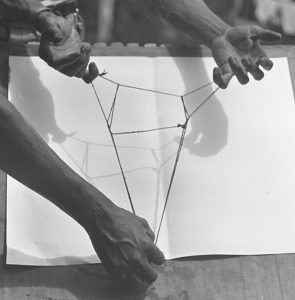 Nigerian String Games - [Re:]Entanglements